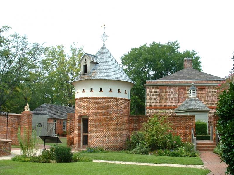 Behind Tryon Palace | NCpedia