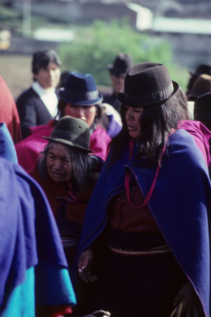 Quechua-speaking women gather in Cajabamba, Ecuador | NCpedia