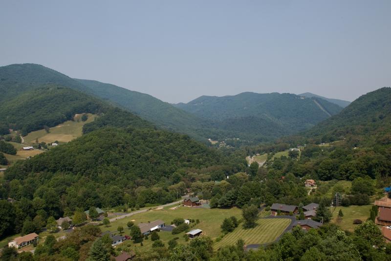 A Mountain View in Maggie Valley, North Carolina | NCpedia