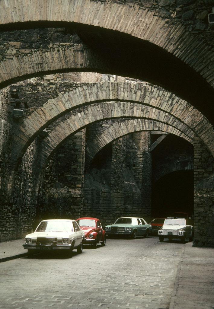 Arches over a subterranean road | NCpedia