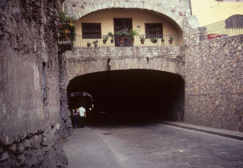 The entrance to Guanajuato's subterranean roads | NCpedia